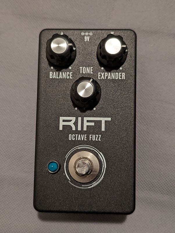 Aion Fx Rift (Univox super-fuzz clone) | Reverb