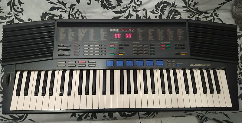 YAMAHA PSR-47 SYNTH KEYBOARD 1990 MIDI PROGRAMMED HARD CASE | Reverb