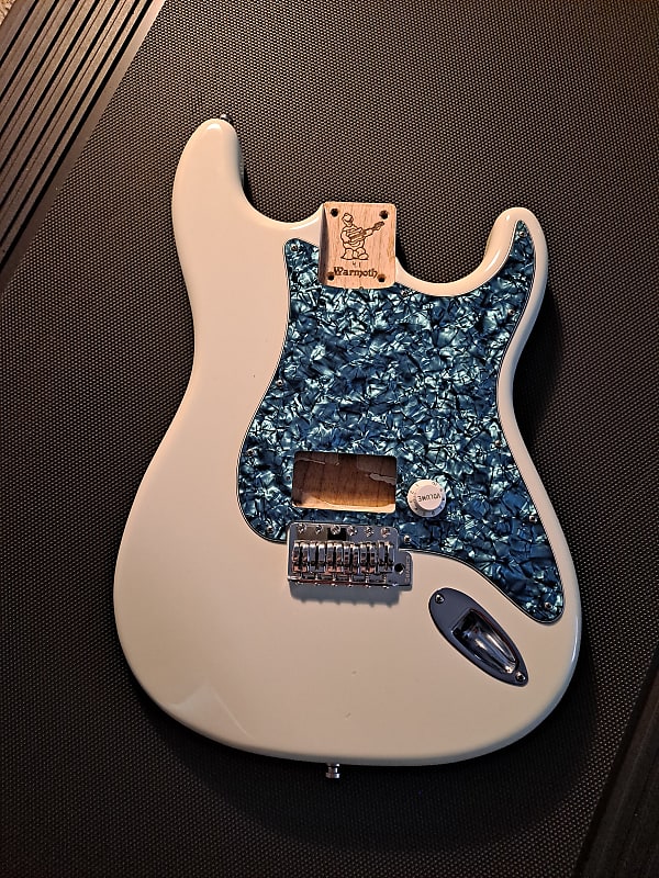 Warmoth Stratocaster style body White Loaded | Reverb