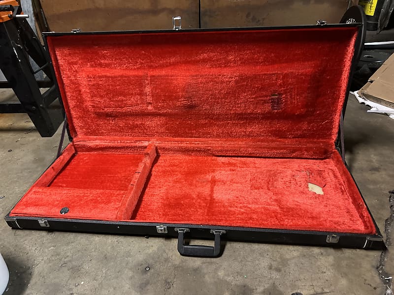 Gibson Early 1970s explorer case Red lining | Reverb