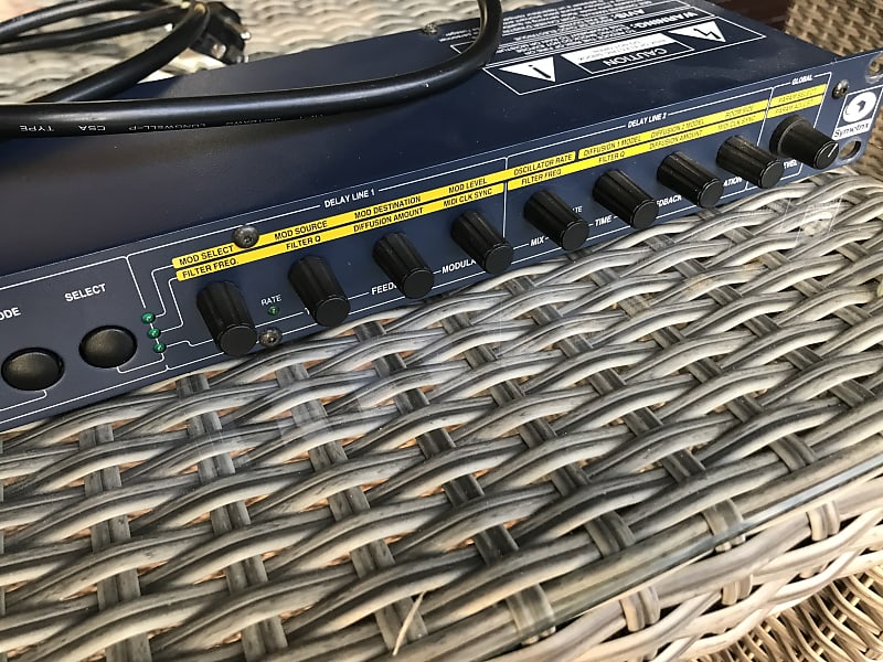 Symetrix 606 Delay late 90's - Blue | Reverb