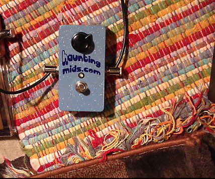 Haunting Mids Fuzz V2 Blue | Reverb