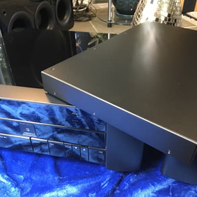 Meridian 861V8 Surround Processor & Meridian UHD722 4K HDMI | Reverb