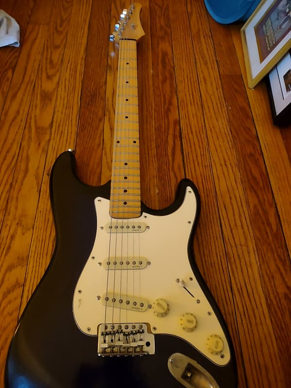 Unknown (Samick Factory) Stratocaster 70s/80s Refinished Blue | Reverb