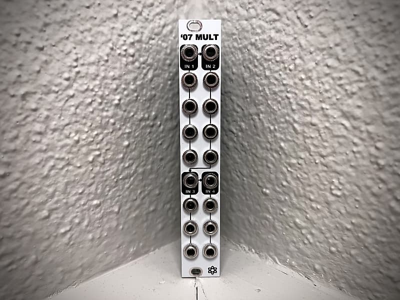 Synthrotek MST '07 Buffered Mult | Reverb