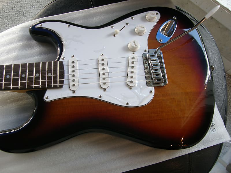 Photogenic Strat dble cutaway Sunburst w rosewood type neck | Reverb