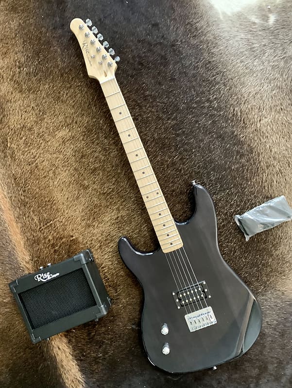 Sawtooth Rise Stratocaster LH Left Handed with Amp Black | Reverb