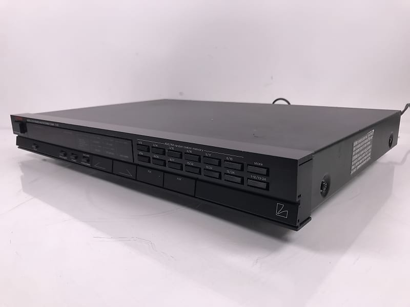 Luxman T-117 Digital Synthesized AM/FM Stereo Tuner | Reverb UK