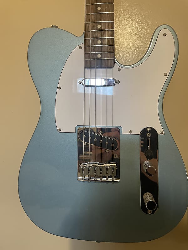 Squier Affinity Telecaster with Laurel Fretboard, String | Reverb