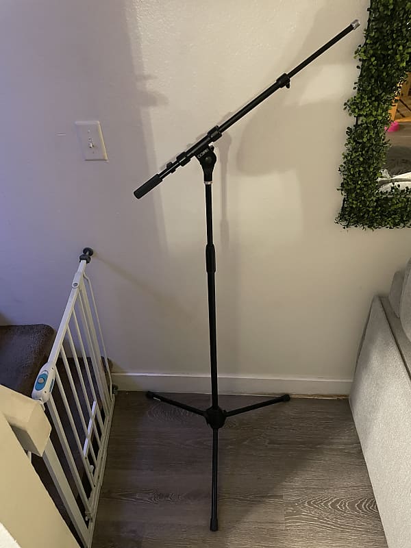 DR Pro DR210 Tripod Mic Stand With Telescoping Boom | Reverb