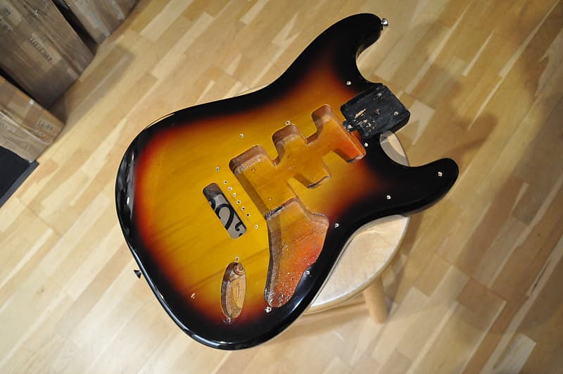 Stratocaster 3-Tone Sunburst Body / Reference: 1/61 | Reverb UK