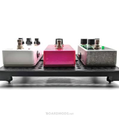 [8.75" x 6.5" Kickstand] Angled Pedal Riser for Temple Audio | Reverb