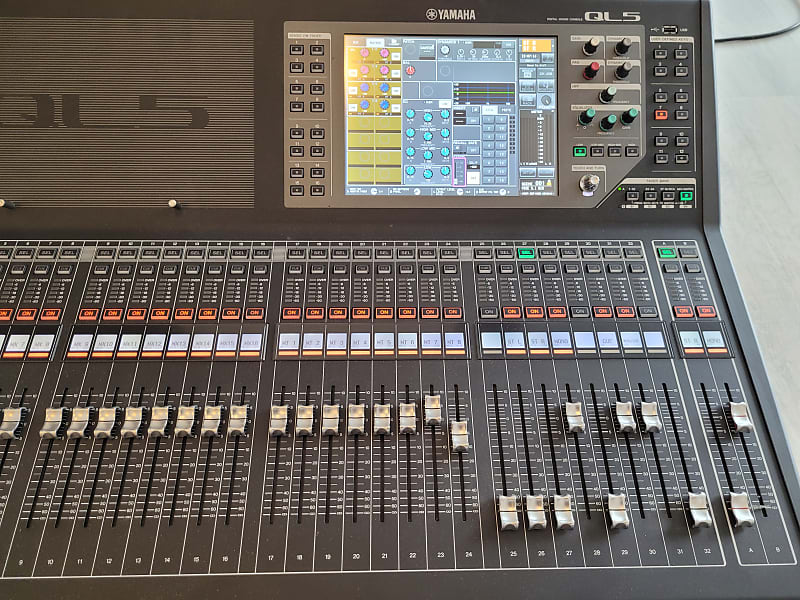 Yamaha QL5 2010s - Gray | Reverb Canada