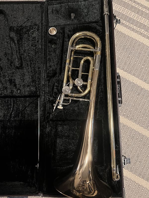 Yamaha YBL622 Bass Trombone with Removable Lead Pipe | Reverb