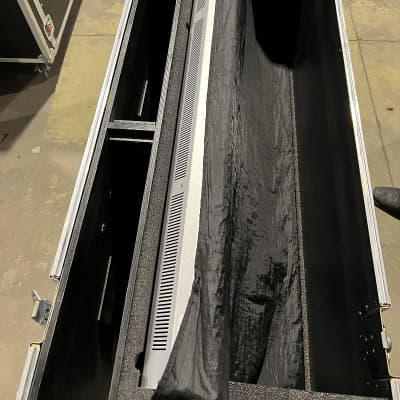 Soundcraft Vi3000 96-channel Digital Mixer w/Flight Case | Reverb