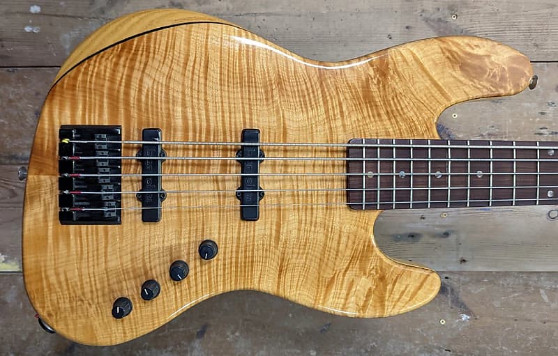 Shuker V Custom | Reverb