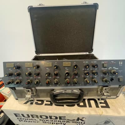 TOA TOA D4 4-Channel Electronic Rack Music Mixer with Phantom | Reverb