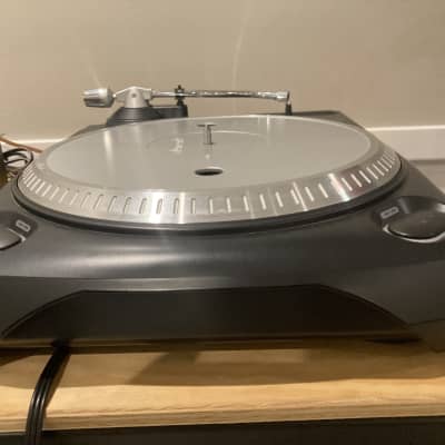 Classic Numark TT1625 Turntable - Analogue Elegance | Reverb