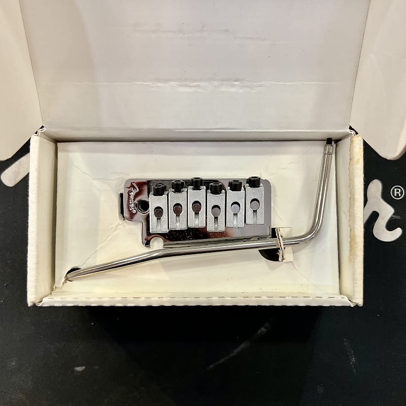 Fender Deluxe Locking Tremolo Assembly | Reverb España