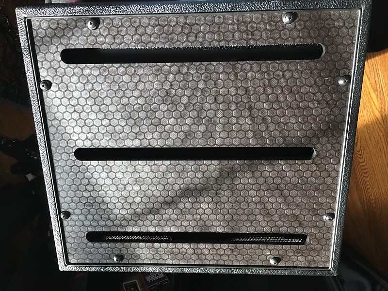 Boutique Pedal board | Reverb