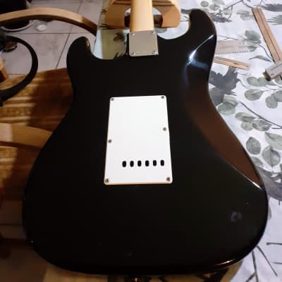 Legend Strat mid 90's - Red | Reverb