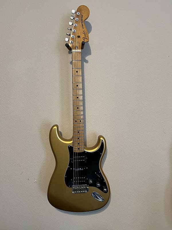 Fender Stratocaster 1979 - Gold Moded | Reverb