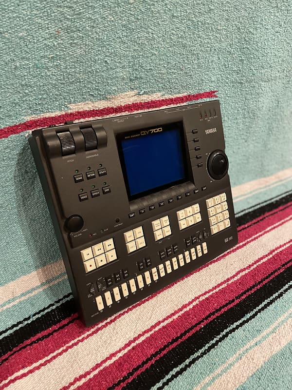 Yamaha QY700 MIDI Sampler | Reverb