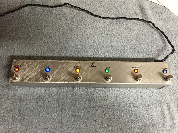 Loop Master 4 Loop True Bypass Switcher W/ Tuner Out & Master | Reverb