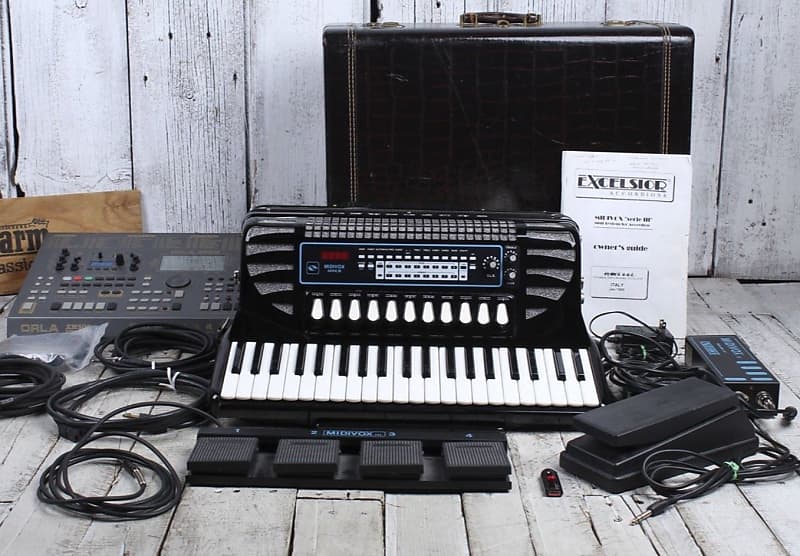 Excelsior 1320M MidiVox Serie III Accordian Package with Orla | Reverb