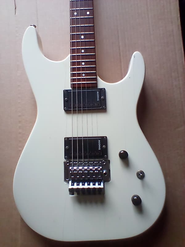 Shadow Super Strat White | Reverb