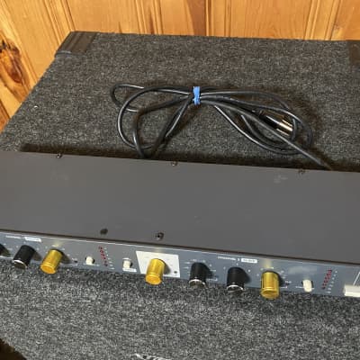 Symetrix 525 Dual Gated Compressor/Limiter | Reverb