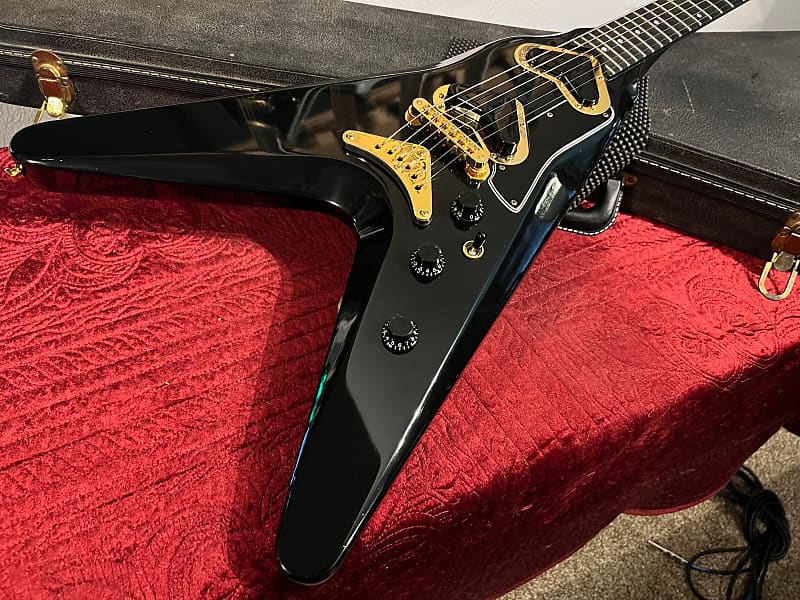Gibson flying V2 1981 - Black Gloss `VIDEO REVIEW` | Reverb