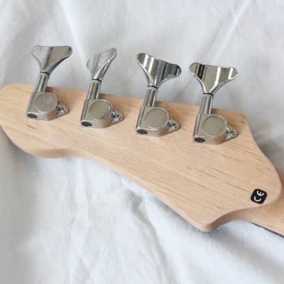 Fleabass Model 32 Junior Short Scale Flea Signature 4 String | Reverb