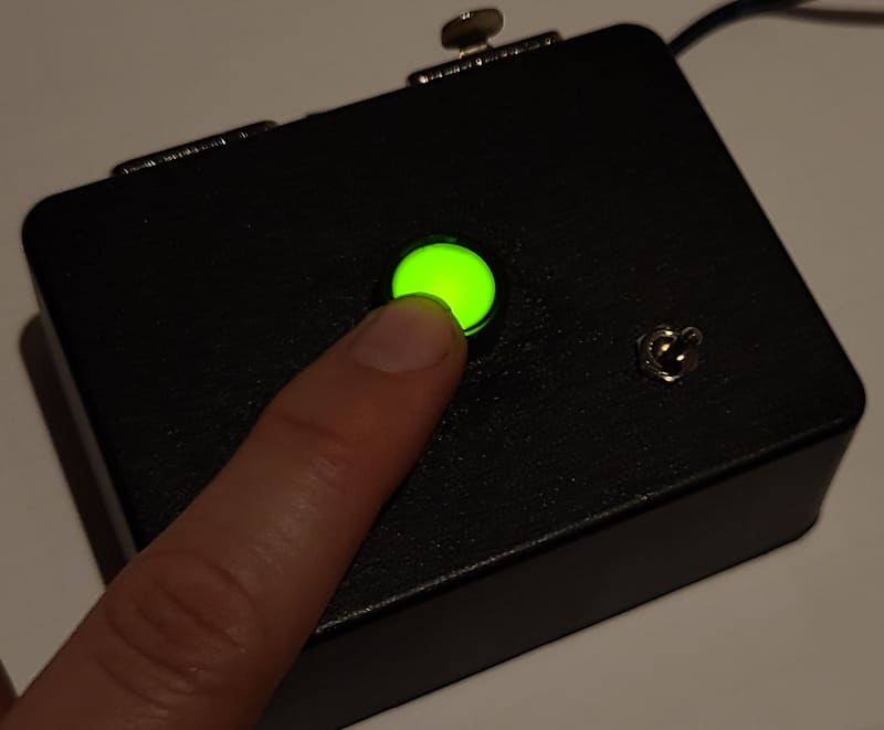 Illuminated Momentary Push to Talk Switch for XLR Mics | Reverb UK