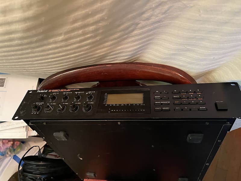 Roland e 660 digital parametric eq unit. rack mount black | Reverb