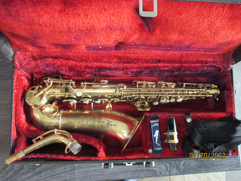 Conn-Star Alto saxophone with case and mouthpiece. Made in | Reverb