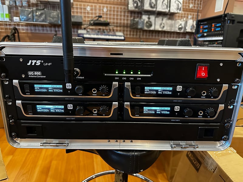 4 channel in-ear rig 12 battery charger antenna combiner rack | Reverb