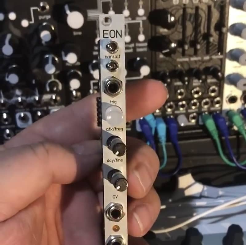 Qubit EON (Envelope-Oscillator-Noise) Multi-Function Eurorack | Reverb