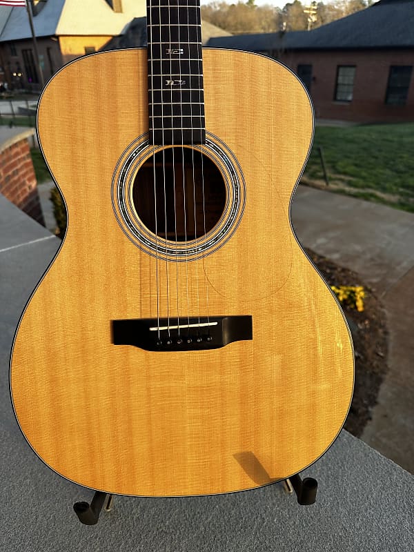 Martin MTV-2 2022 - Natural The Best One Must See | Reverb Canada