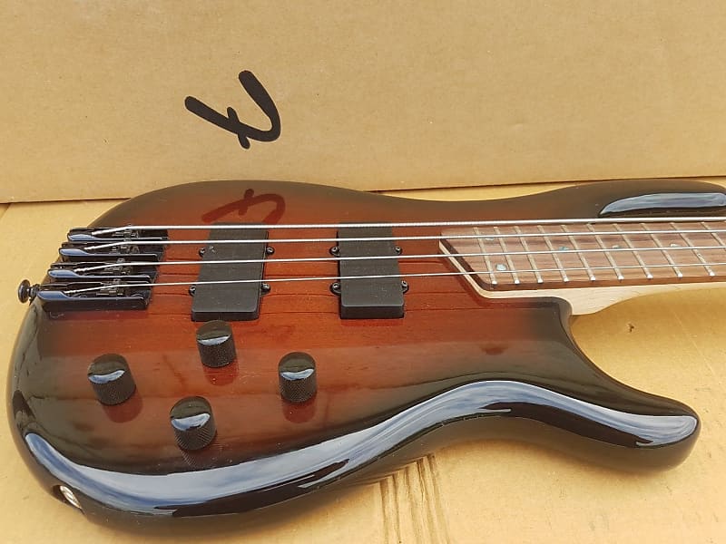 Funky Bass 24 Frets & Active | Reverb