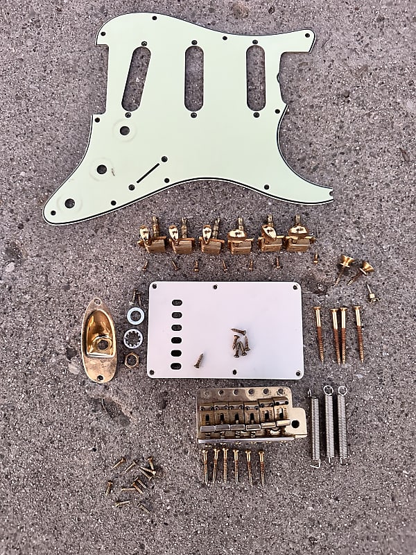 Fender Custom Shop GOLD ‘59-64 Reissue Stratocaster Relic | Reverb