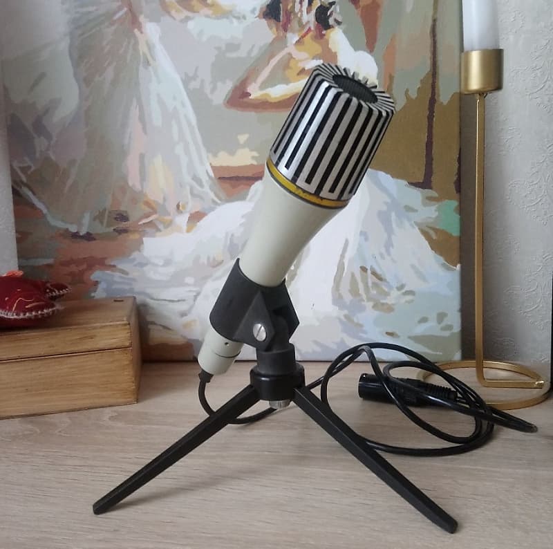 Lomo 82a-12U3 Dynamic Microphone with stand XLR | Reverb