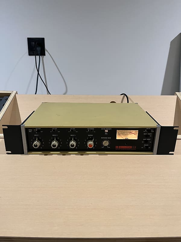 Shure SE-30 Gated Compressor Mixer Limiter with RACK EARS - | Reverb