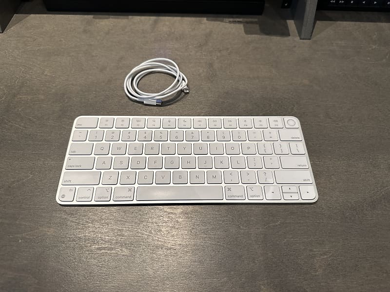 Apple Magic Keyboard (w/ Touch ID) 2023 - Silver | Reverb