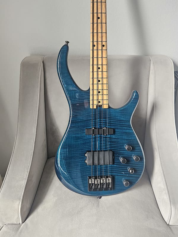 2000's Peavey Millennium Plus 4 String Bass Guitar - Peacock | Reverb