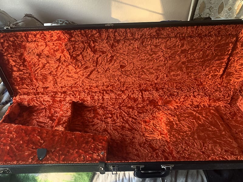 G&G Fender Vintage bass guitar case great shape. | Reverb