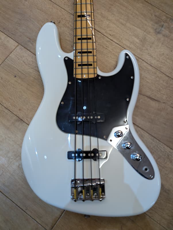 Squier Jazz Bass - Gloss White | Reverb