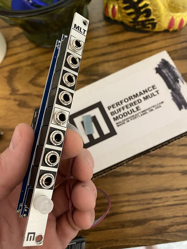 Malekko Performance Buffered Mult Module | Reverb