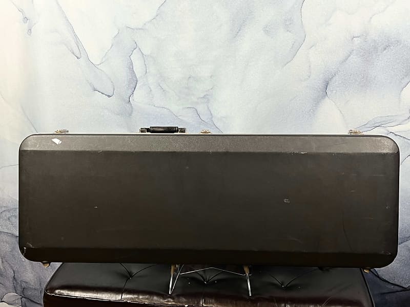 1990s Road Runner SKB Hard Shell Case for Fender Stratocaster | Reverb