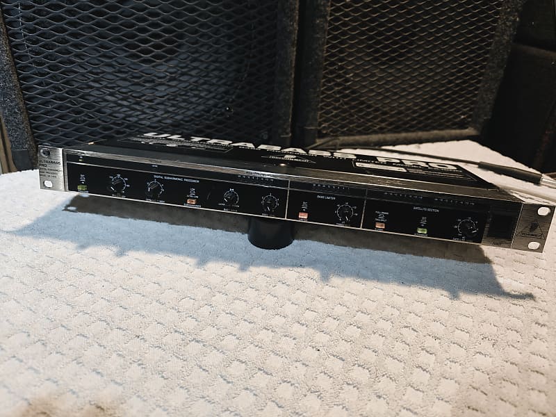 Behringer Ultra Bass pro EX1200 2000/2010 - Blk | Reverb